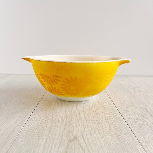 Pyrex | Kitchen | Vintage Pyrex Daisy Mixing Bowl | Poshmark